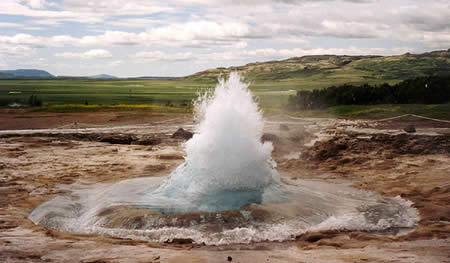 World's most spectacular geysers pictures - What D Facts?