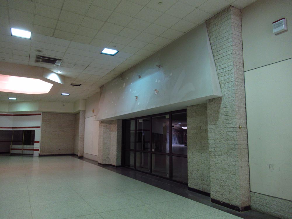 Sky City: Retail History: Warren Mall: Warren, PA