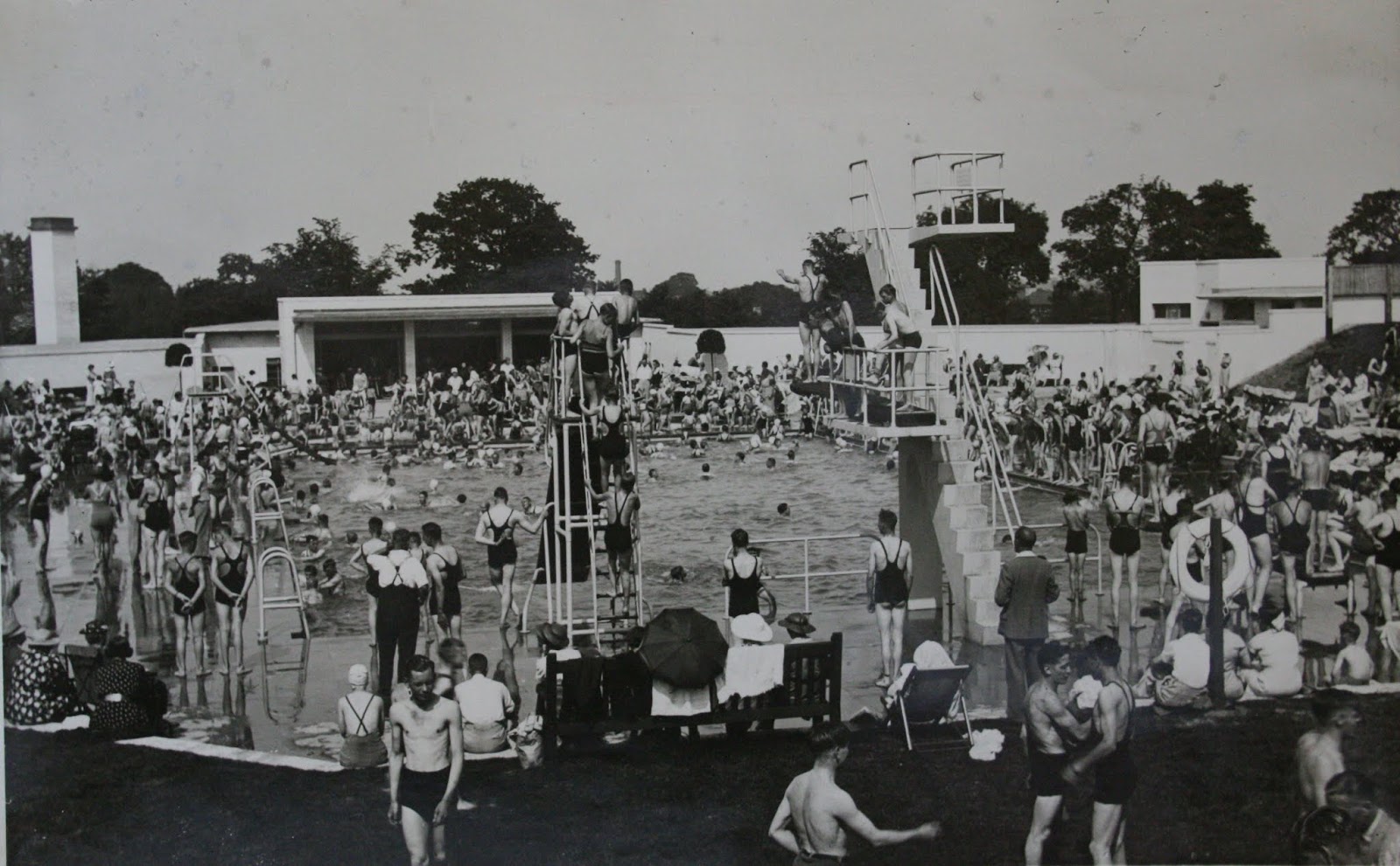 The Bournville Tenants Blog: The Bournville Lido (at Rowheath)