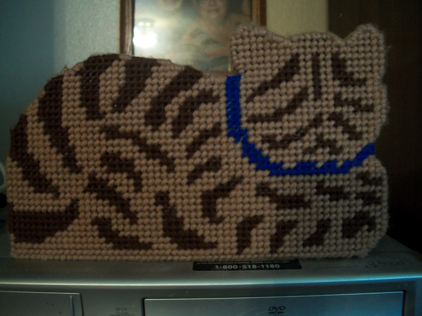 Cats, Kids and Crafts: Plastic Canvas Cat