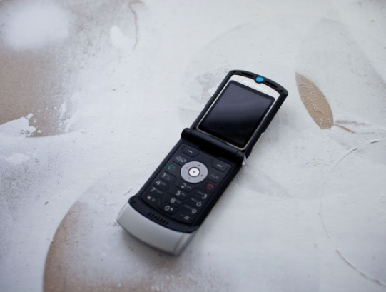 原来最经典的电话不是Nokia 3310,而是… 这些改变世界的12部经典手机,你见过几部?