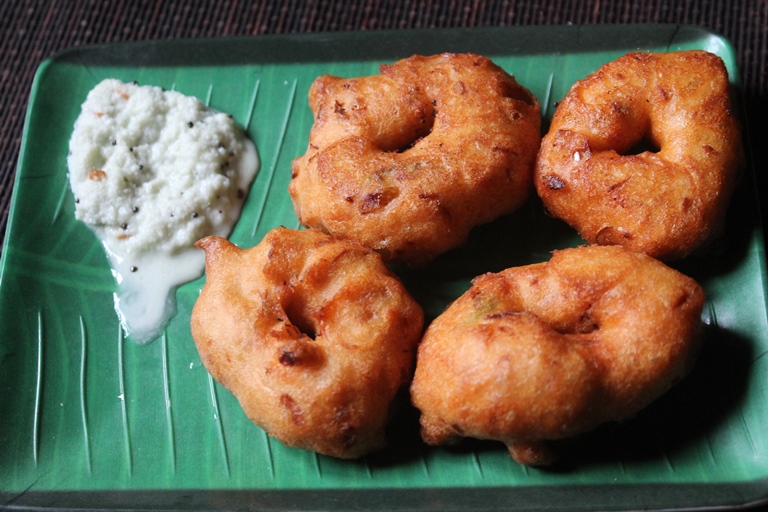 Medu Vada Recipe | Ulundu Vadai Recipe