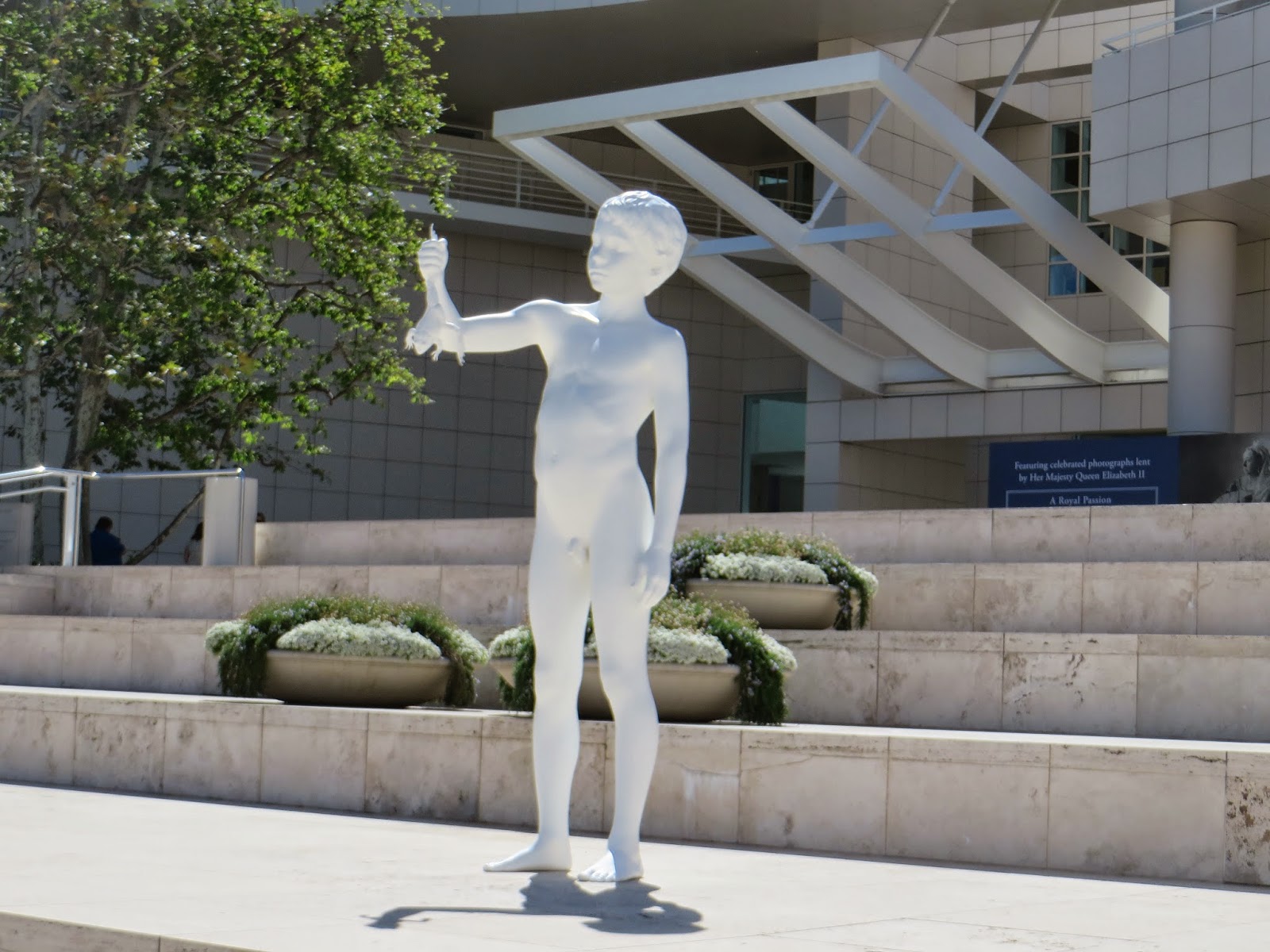 EntreVoir: Boy With Frog - Charles Ray