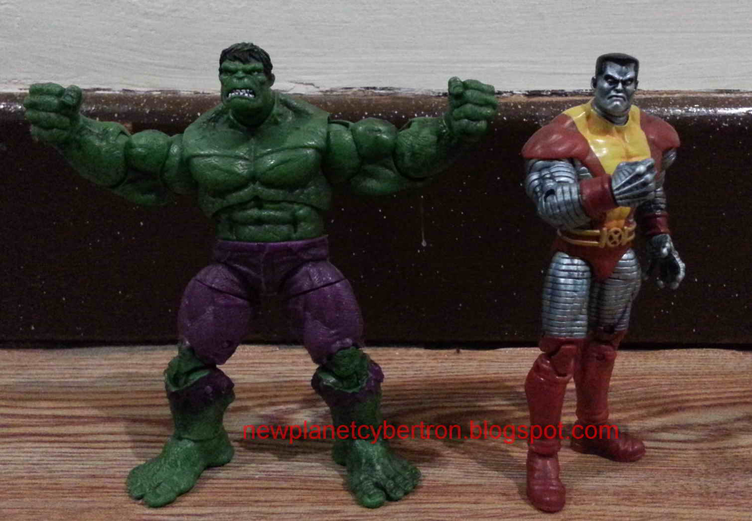 New Planet Cybertron: Diorama - Hulk vs Colossus