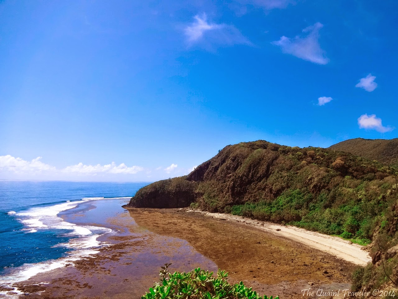 The Quaint Traveler: Baler Lighthouse & Dicasalarin Cove, Baler, Aurora