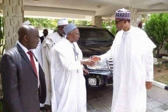 Photos: Shehu Shagari visits Buhari to congratulate him on winning the ...