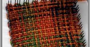Pin Loom Weaving: Blogging at The Woolery