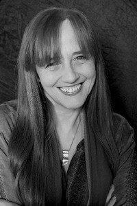 Mis lecturas : La noche que no paró de llover - Laura Castañón