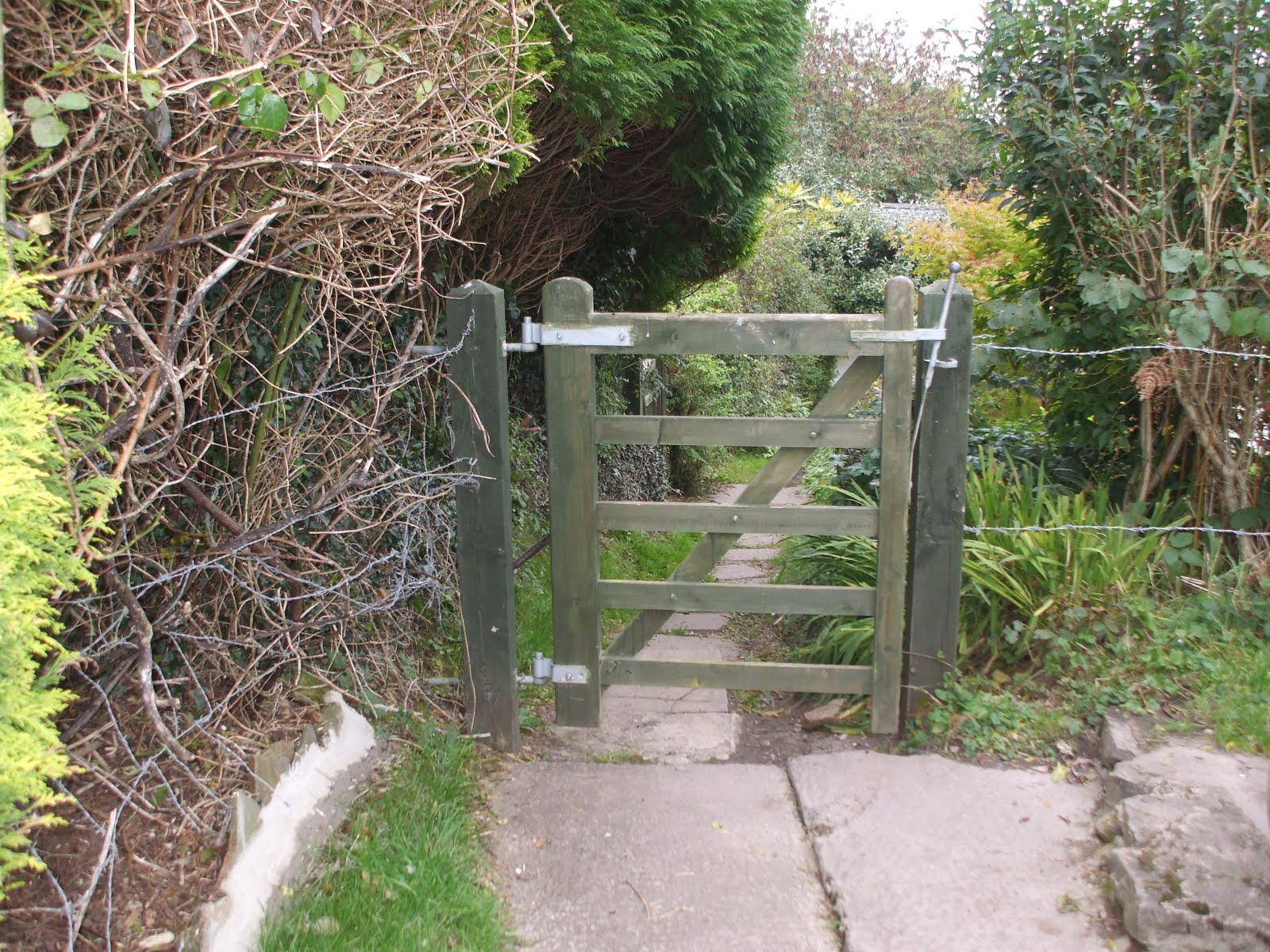 Sandy Lane, Pennard, Gower. Thoughts From My Heart: THE GATES OF SANDY ...