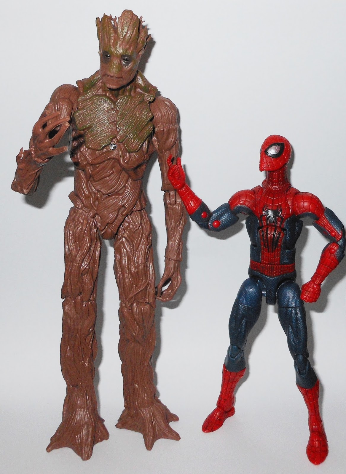 Figuras de Acción A Go-Gó: GROOT (MARVEL LEGENDS BOOTLEG)