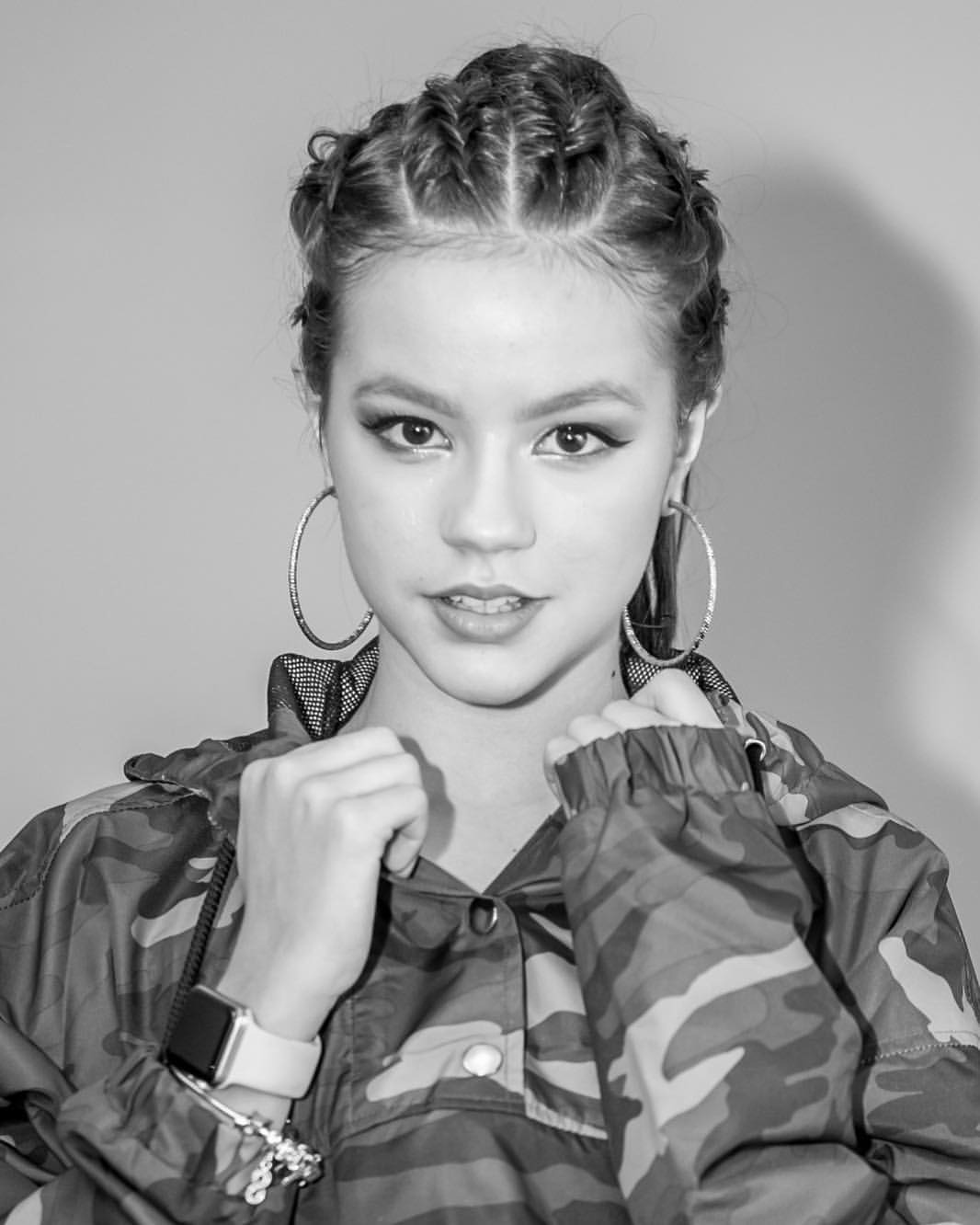 Bela Fernandes Wallpaper 58