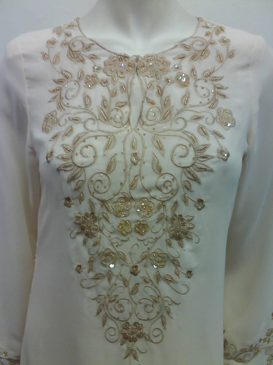 Butik Anggun Pesona: Kurung Moden