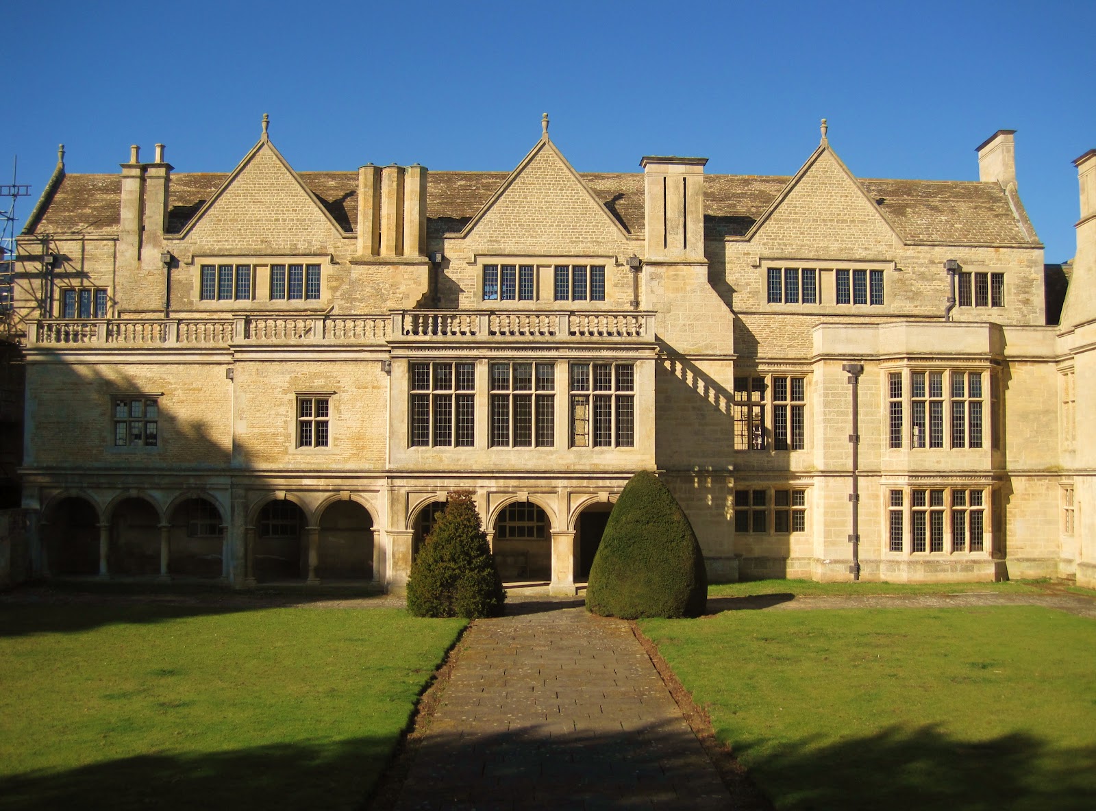 Brown Memsahib: Apethorpe Hall