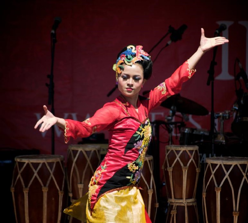 Sejarah Tari Jaipong - RUMAH SEJARAH 99