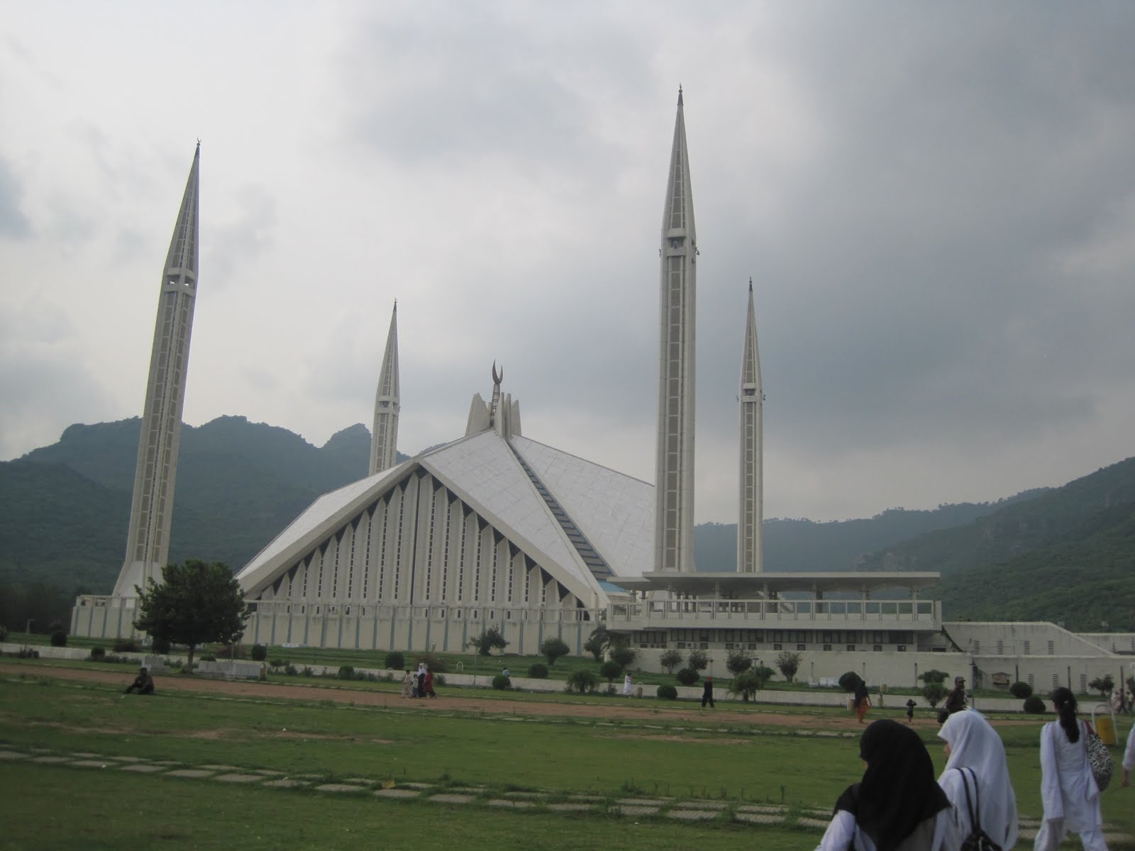 Telling the Truth About the World: Faisal Mosque