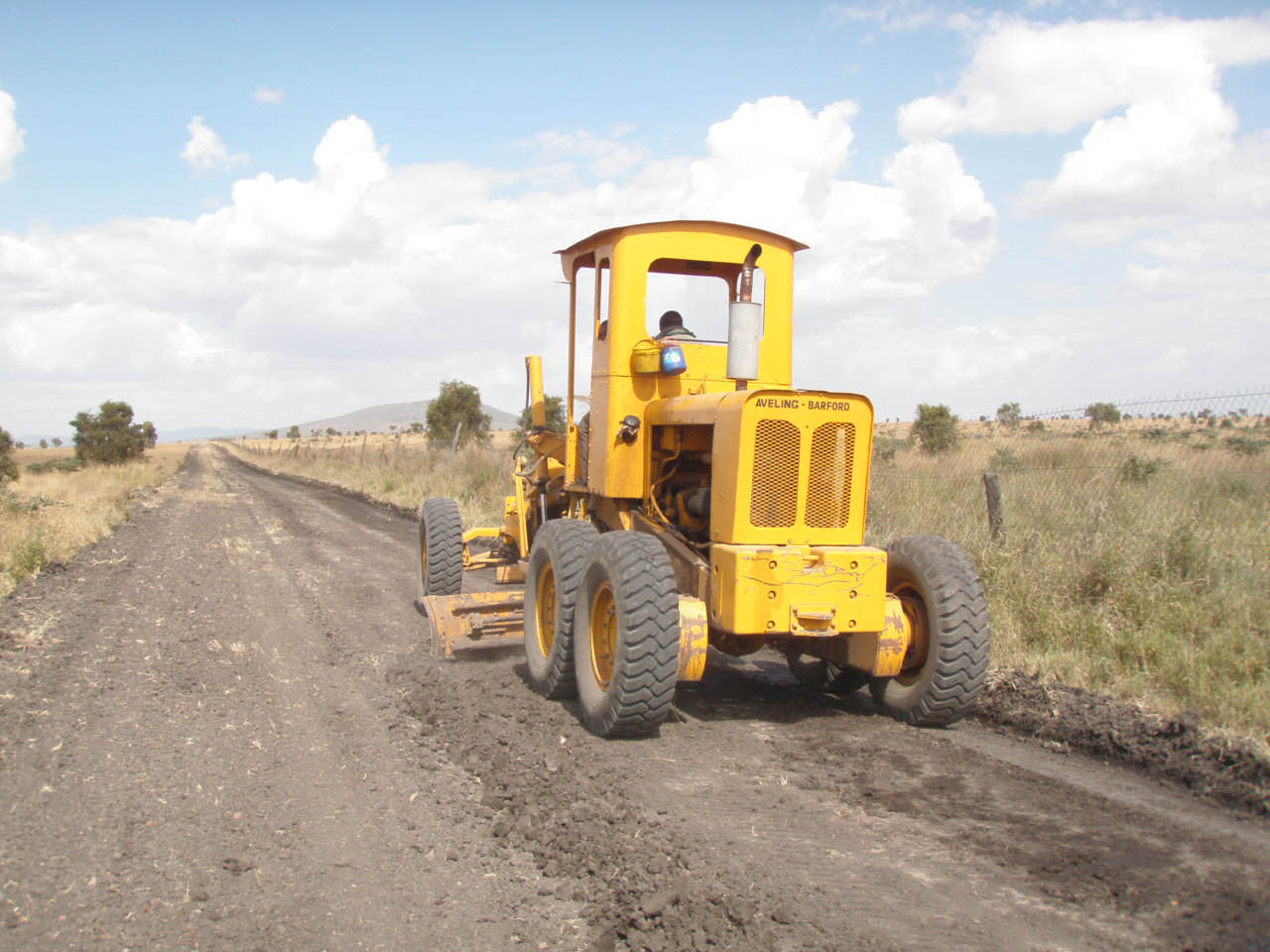 Bardens in Kenya: Road Grading