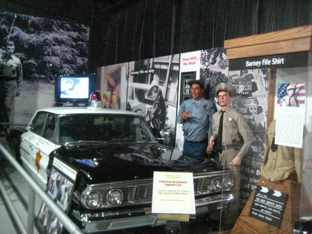 Two Greyhound Town : A Fun Car Museum?