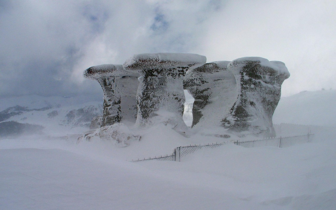 In varful Muntilor Bucegi | Poze Super Misto