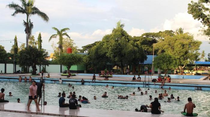 Hotel Kayangan & WDay Coffee - Food: PEMANDIAN ALAM OMPO