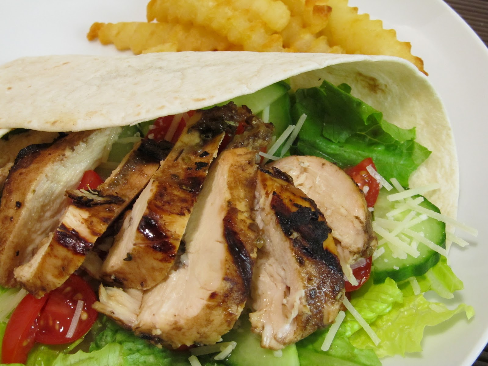 Jenn's Food Journey: Rustic Balsamic Chicken Wraps