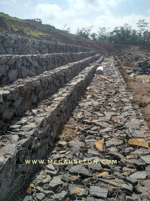 Pekerjaan Pemasangan Batu Bronjong