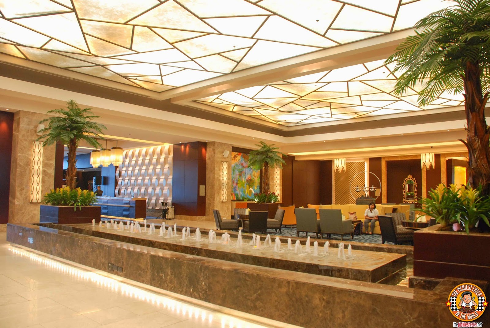 THE PICKIEST EATER IN THE WORLD: CRIMSON HOTEL: MAKING A BIG BANG IN ...