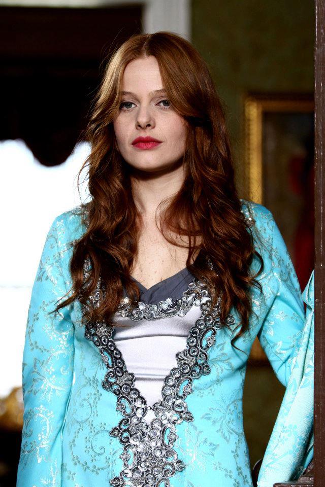 Elegance of Life: Naz Elmas