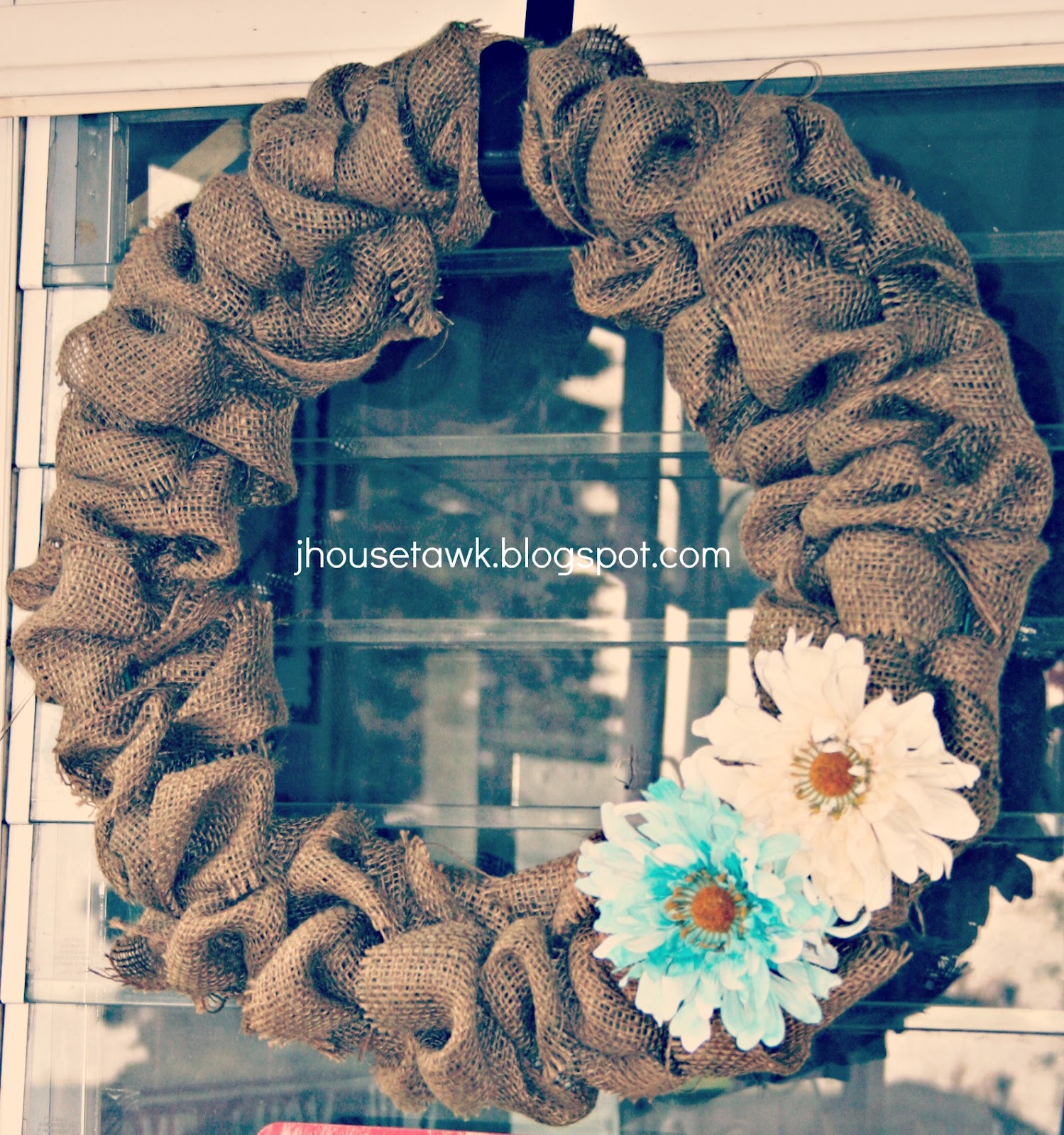 J House Tawk: Spring/Summer Burlap Wreaths!!