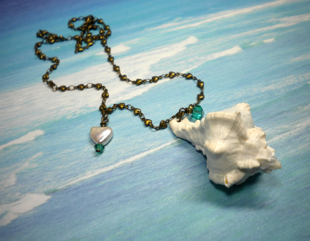 Del's Shells: Seashells on Chains