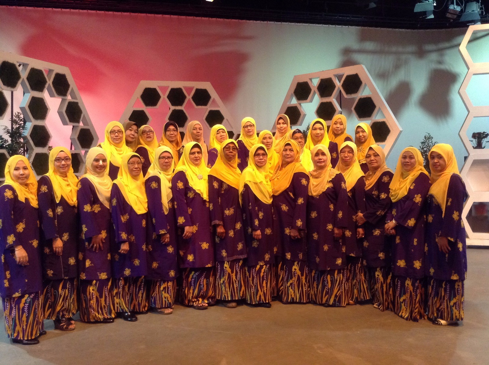 LAWATAN KE ISTANA NEGARA DAN ANGKASAPURI KUMPULAN KOIR PUSPANITA NEGERI ...