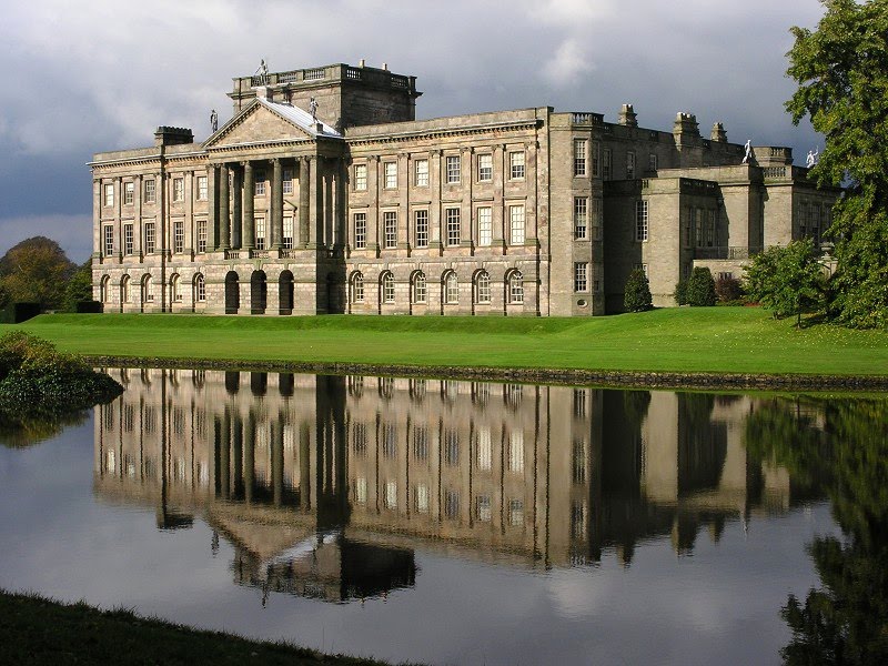 Aleksandra's Corner: Top 5 Sundays: Fictional Houses I'd Love to Live in!