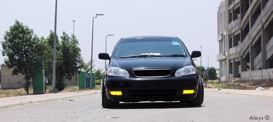 World Modified Cars: BLACK SLAMMED COROLLA