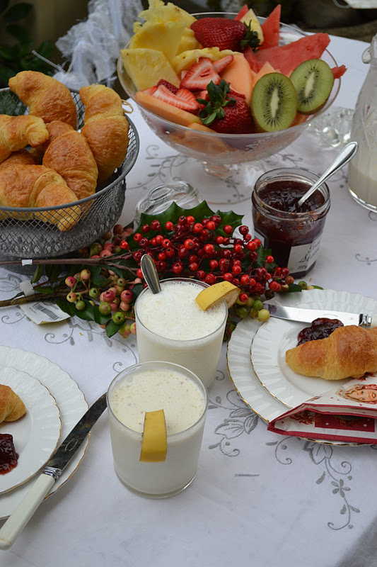 French Blue and Peachy Pink: An Australian Christmas Breakfast