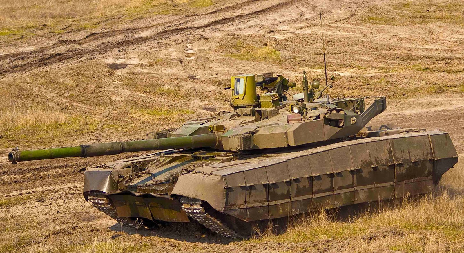 Glavcom: T-84 Oplot ukrainian main battle tank