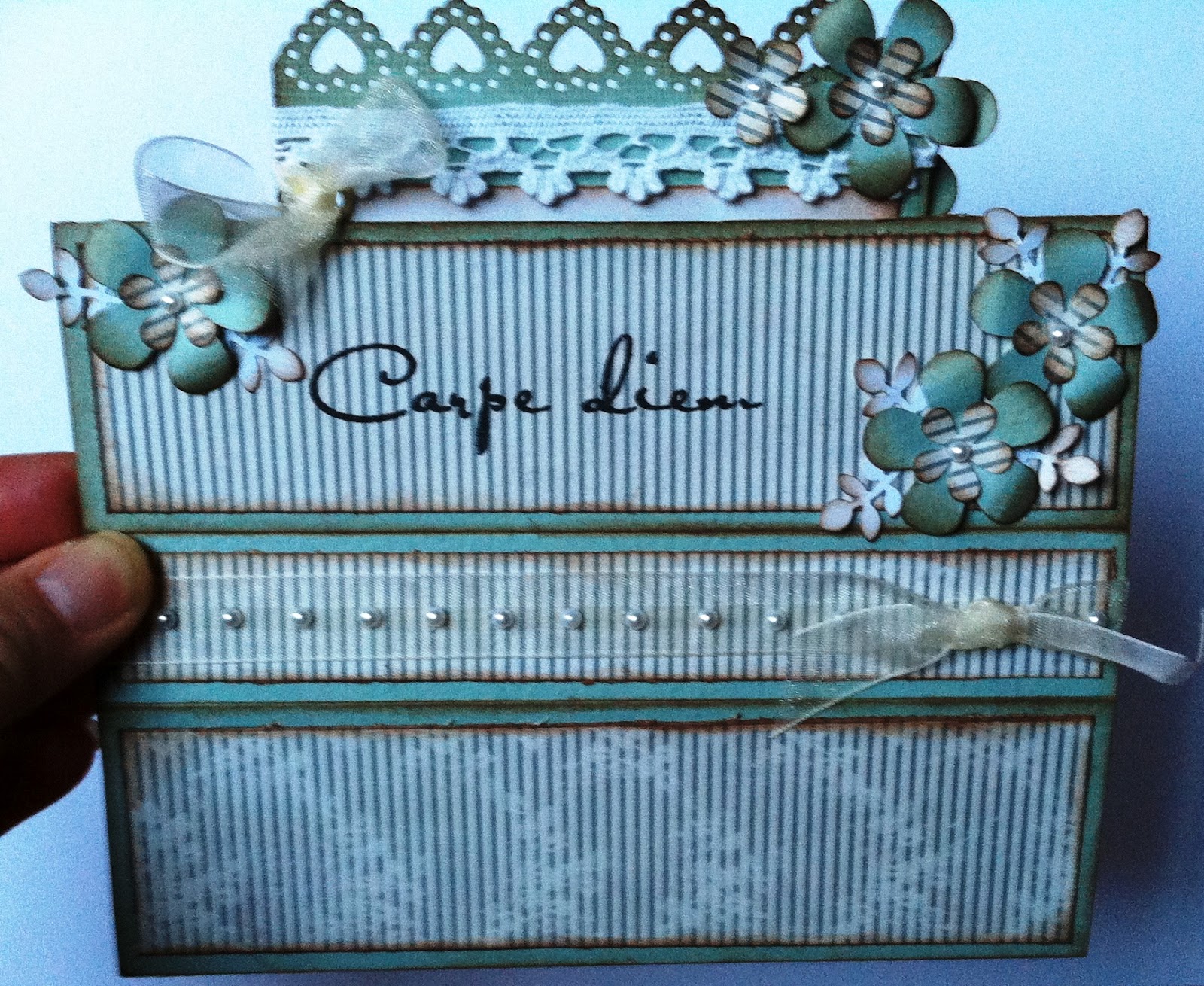 StampARTic: Tutorial- Free Standing Card