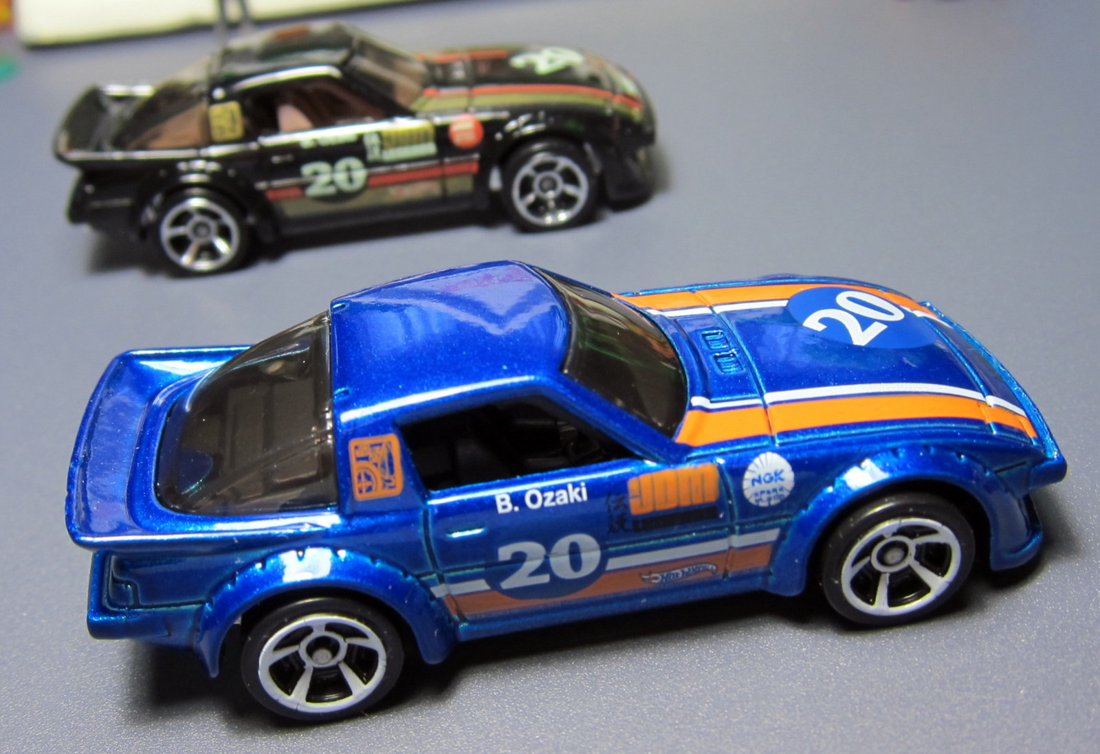 Mytoycars!: Hot Wheels: First look at the Mazda RX7