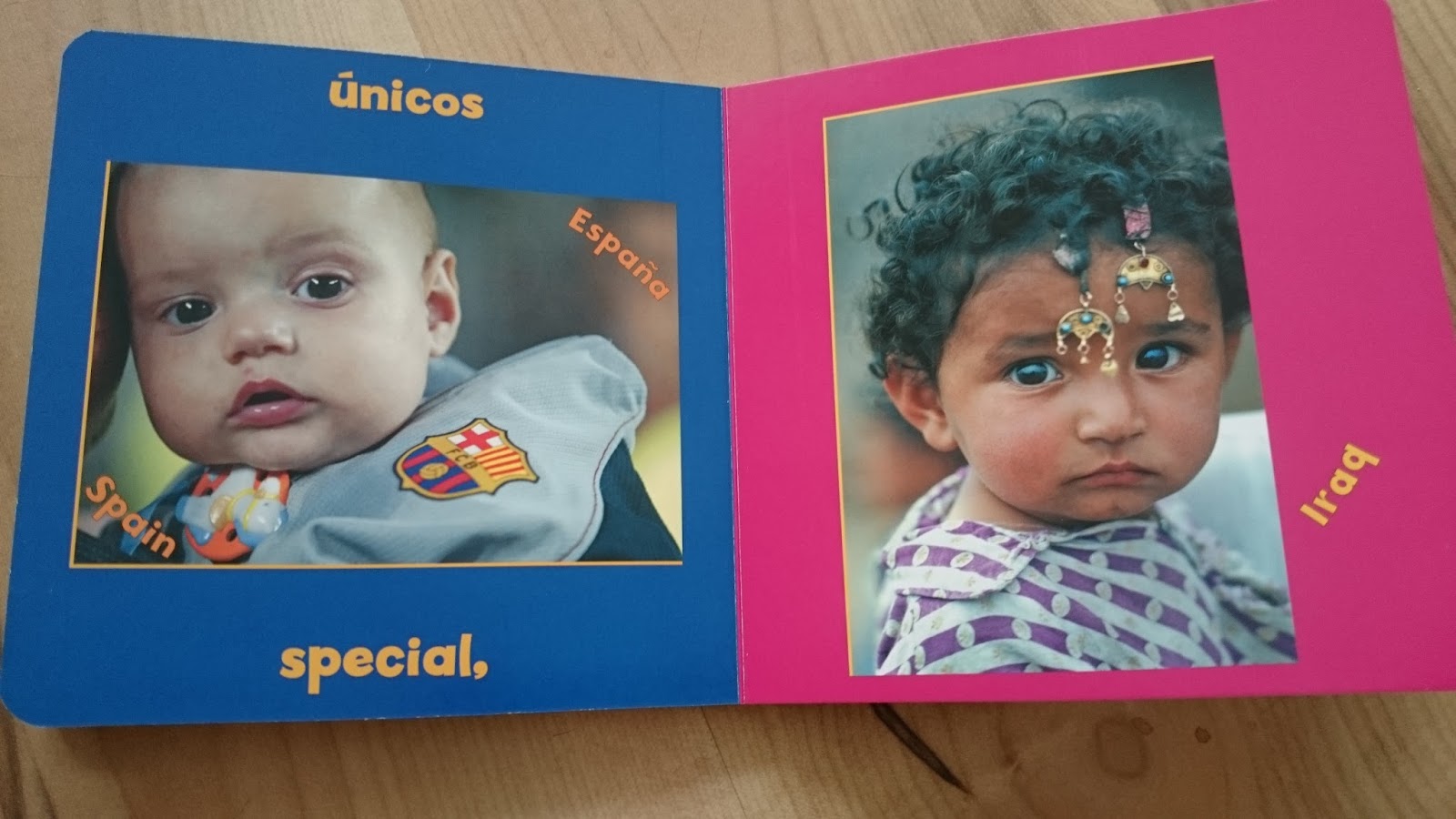 Una cuna de cuento: "Bebés del mundo" bilingüe