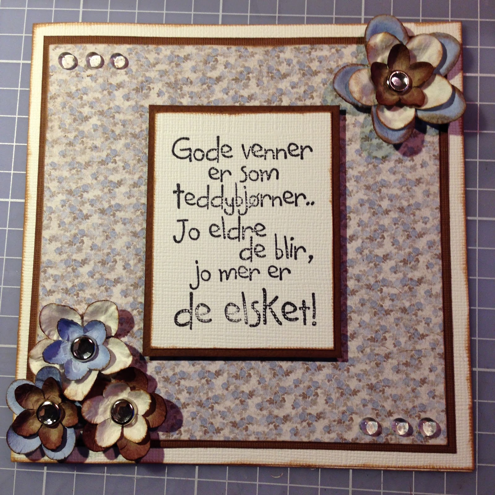 Randis hobbyverden: VENNSKAPSKORT i blå og bruntoner