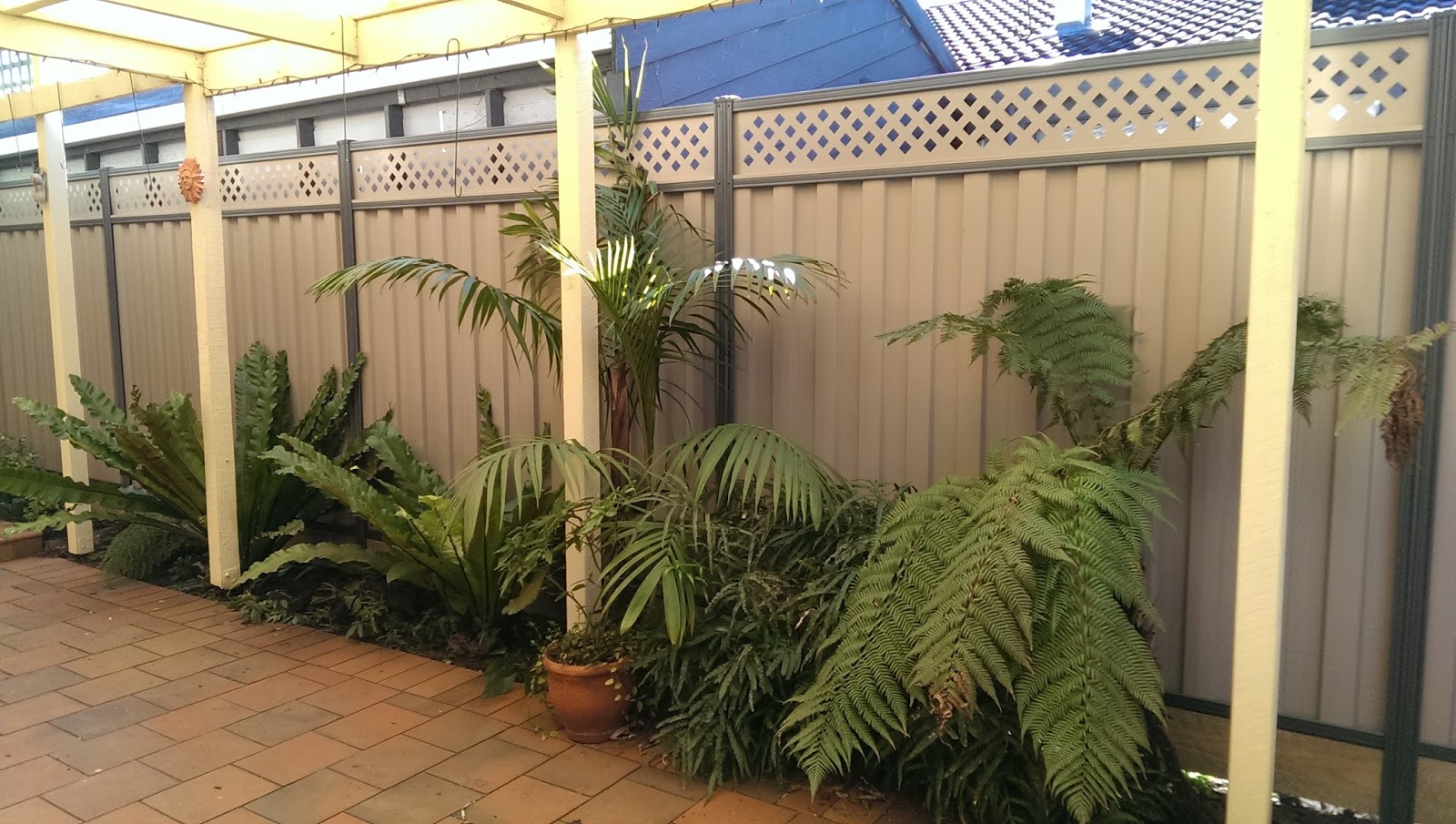 Ironman Fencing: METROLL Metline® Colourbond® Lattice panel