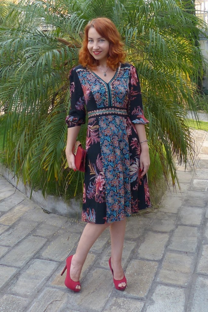 Local style: Mixed floral patterns dress
