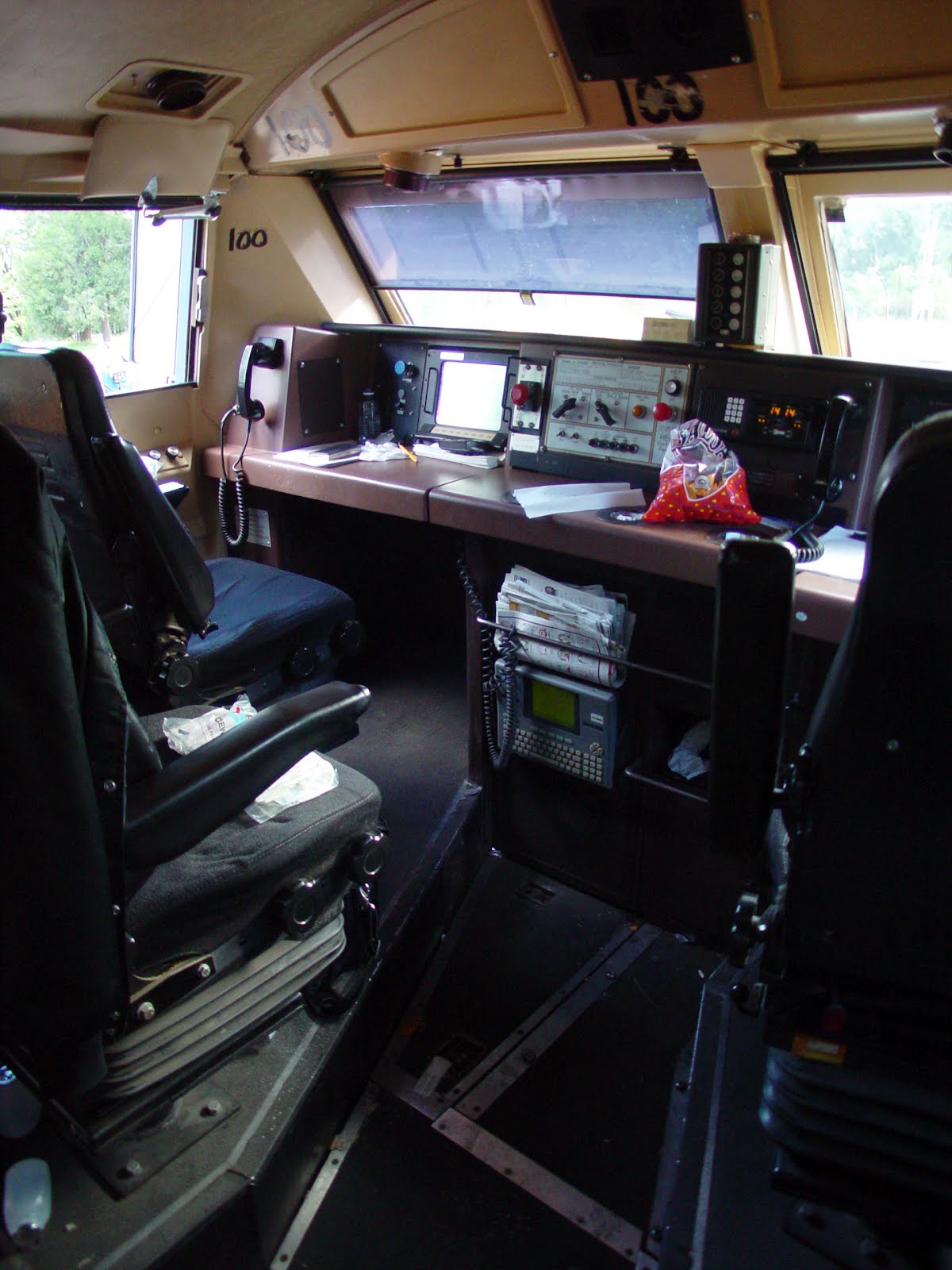 Milepost 154: A Train Blog: Inside an Amtrak GE P42DC Locomotive