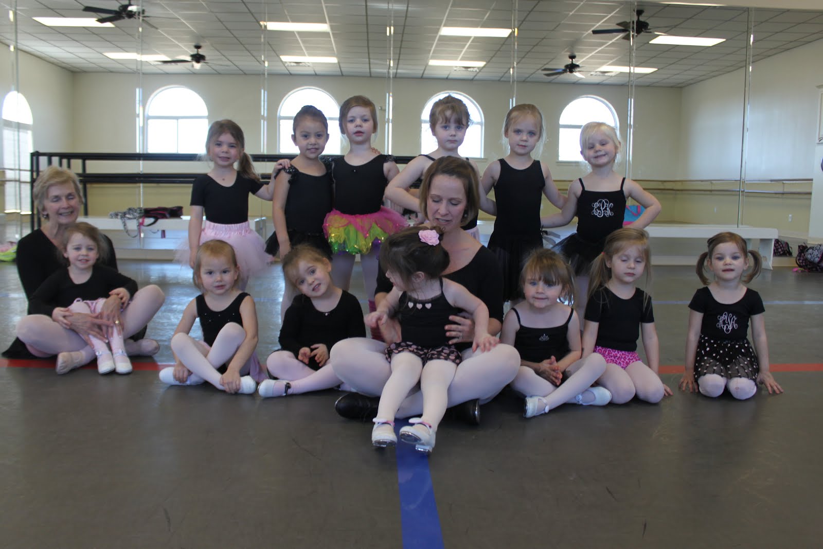 Mojoy: Gabbi's Dance class with Miss Linda Lou