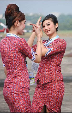 15+ Baju Pramugari Batik Air nan Elegan | Model Baju Batik Kantor