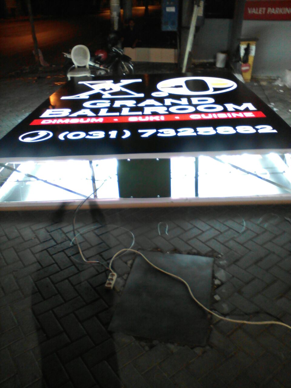 Pembuatan Konstruksi Reklame Billboard / Neon Box / Papan Nama / Neon ...