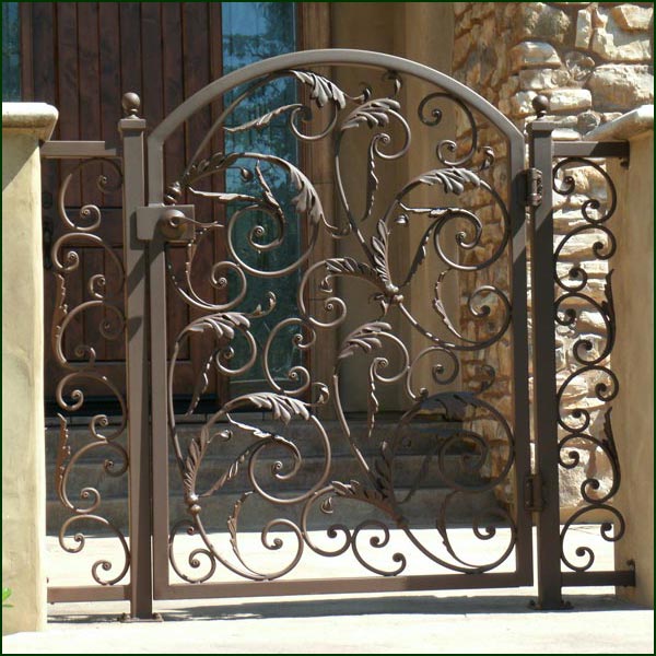 Iron Gates ~ WROUGHTIRONCONTRACTORS.COM