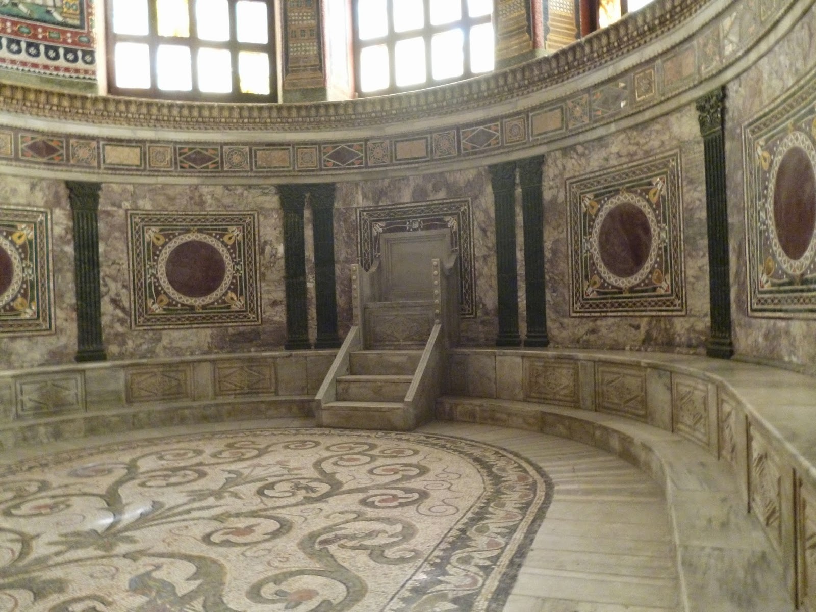 ANTROPOLOGÍA EN EL LABERINTO: Pueblos de Italia - Rávena