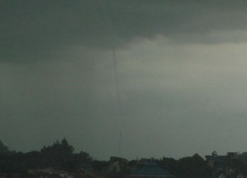 ANGIN RIBUT TERJANG RATUSAN RUMAH DI JAWA TIMUR | AKHIRNYA KU TAHU