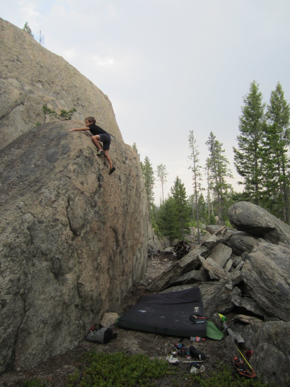Bouldering the Backwaters- Montana Bouldering: Autumn Gulching