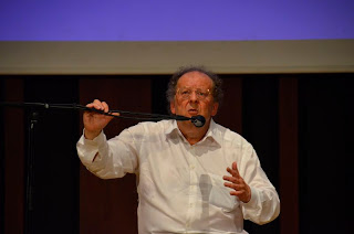 Andy goes around the world: Dr. Beat Richner und das Kantha Bopha