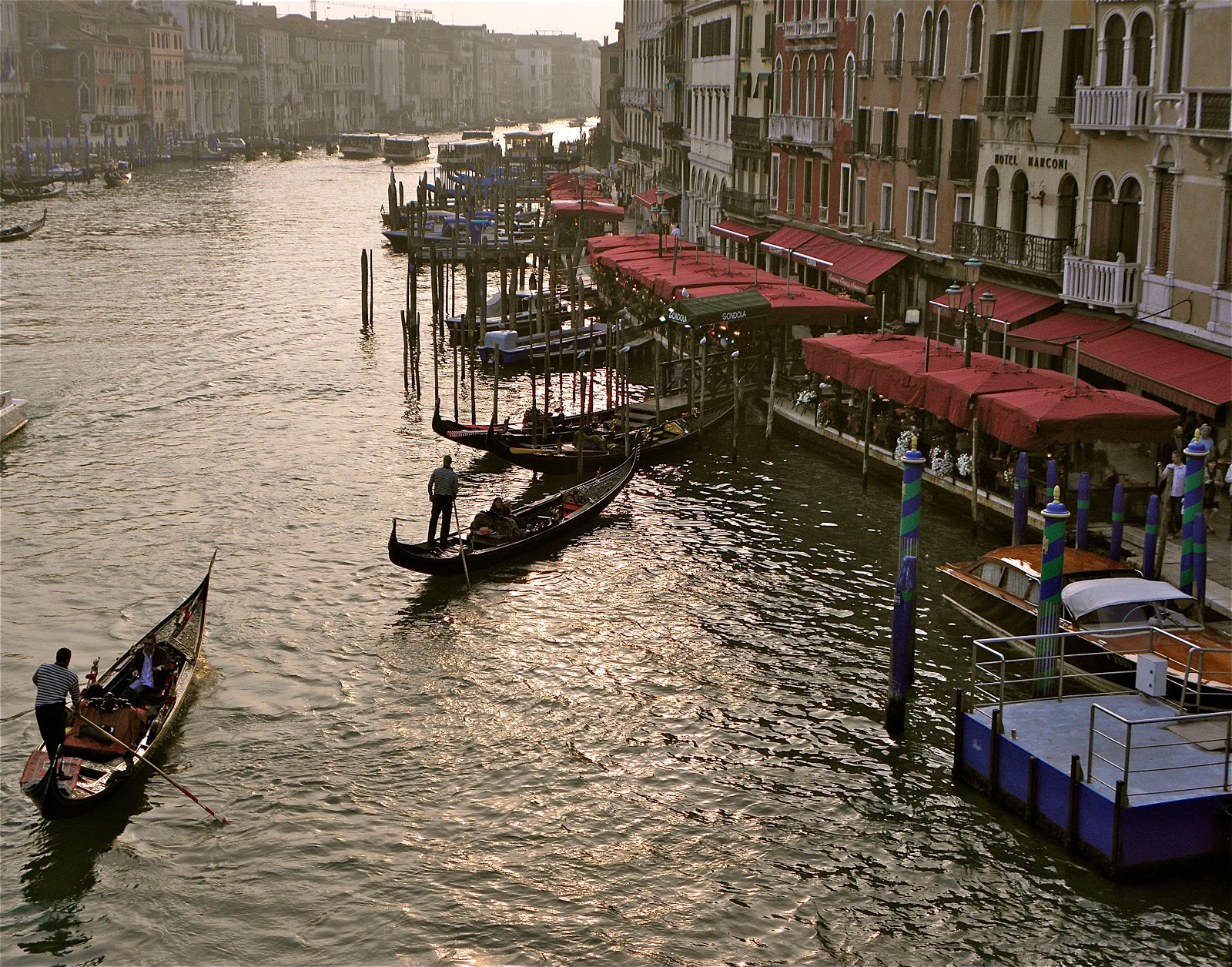 A Breath of Fresh Air: Afternoon on the Grand Canal.......
